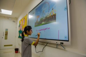 Intelligent Interactive Panels for Educators | Senses Electronics